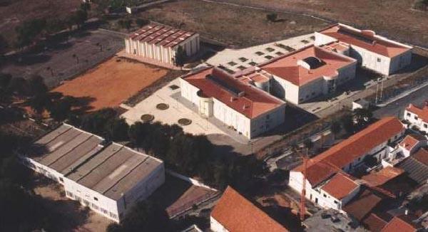 Escola Básica e Secundária José Gomes Ferreira Ferreira do Alentejo
