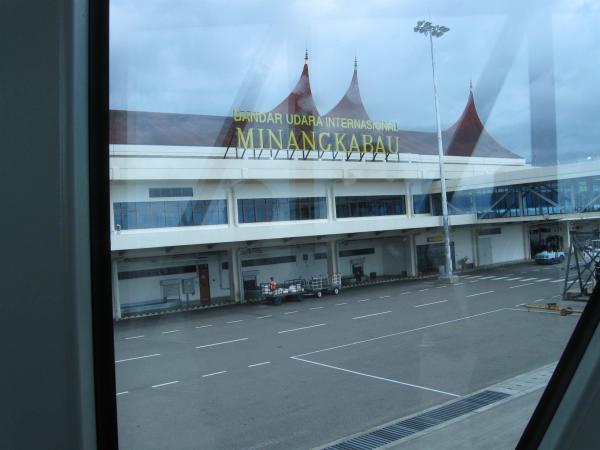BANDAR UDARA KEBANGGAAN URANG MINANG (BANDARA INTERNASIONAL MINANGKABAU ... BANDAR UDARA KEBANGGAAN URANG MINANG (BANDARA INTERNASIONAL MINANGKABAU ...