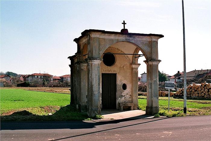 Oratorio di San Giulio - Fara Novarese Oratorio di San Giulio - Fara Novarese