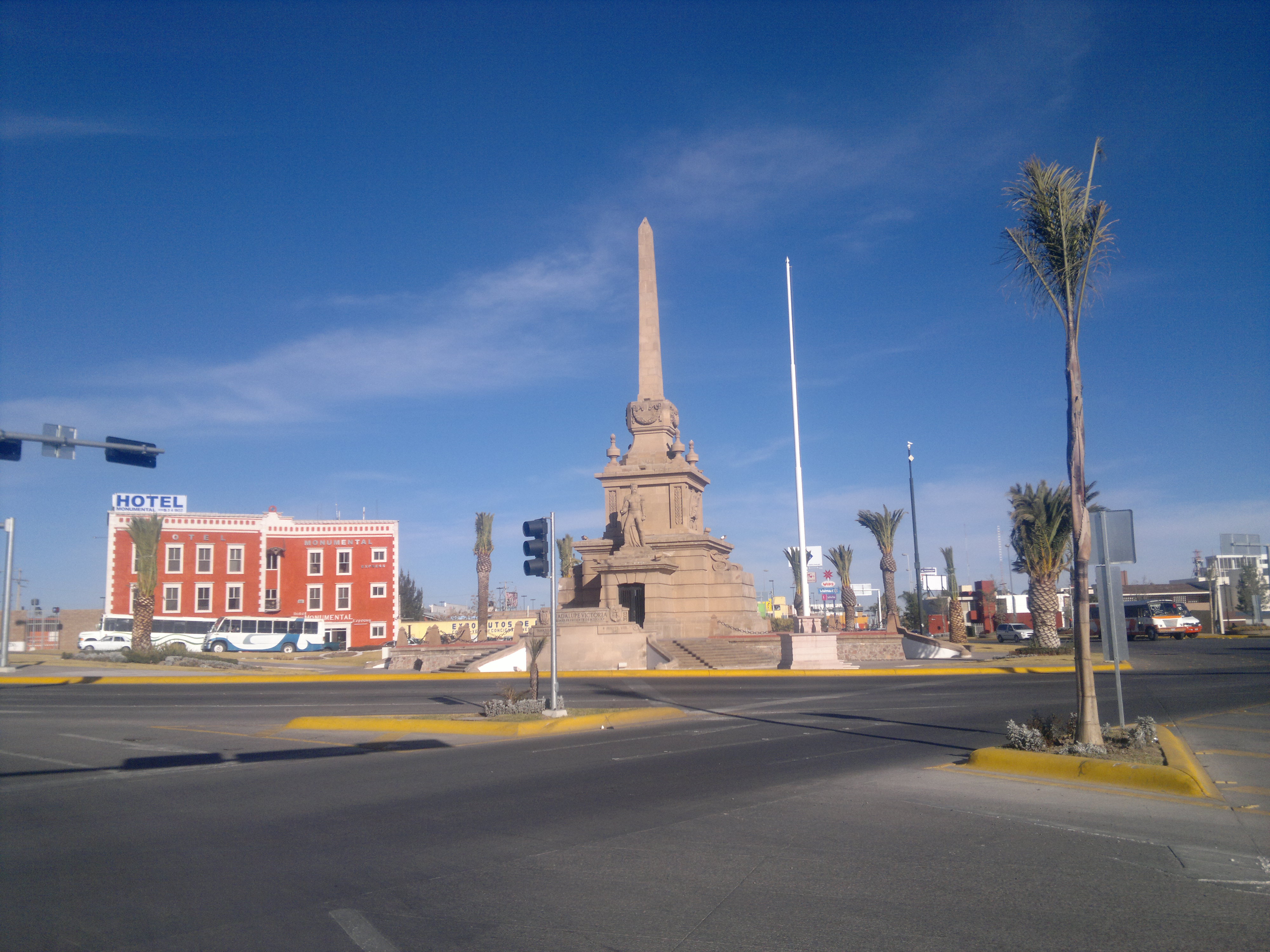 Monumento a Guadalupe Victoria - Durango (Español) Monumento a Guadalupe Victoria - Durango (Español)