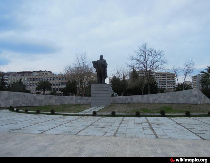 Ismail Qemal Vlora Statue Vlor Monument