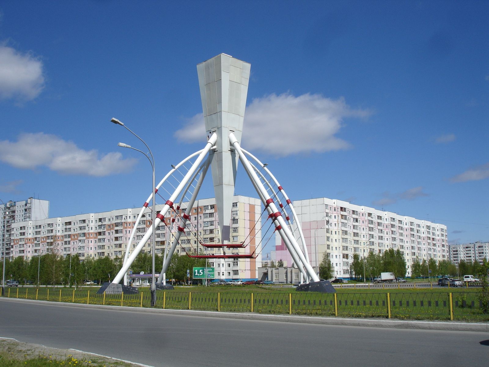 Памятник нефтяникам - Нижневартовск