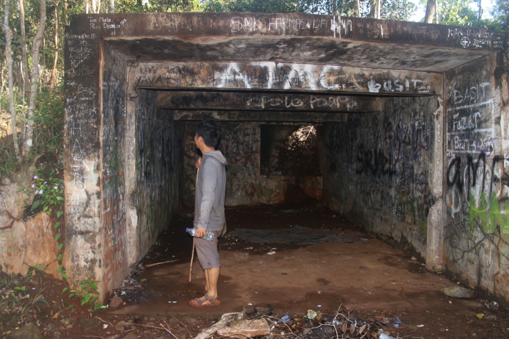 Benteng Belanda Mandiangin, Tahura Sultan Adam. Kalimantan Selatan Benteng Belanda Mandiangin, Tahura Sultan Adam. Kalimantan Selatan