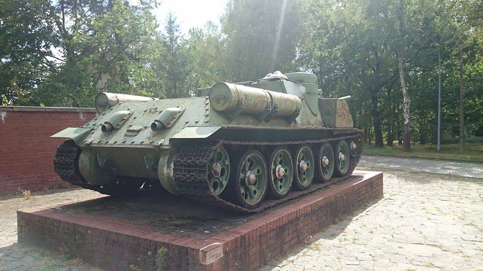 SU-100驅逐戰車 - Фюрстенберг