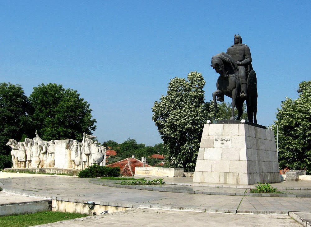 Паметник на Хан Аспарух Исперих