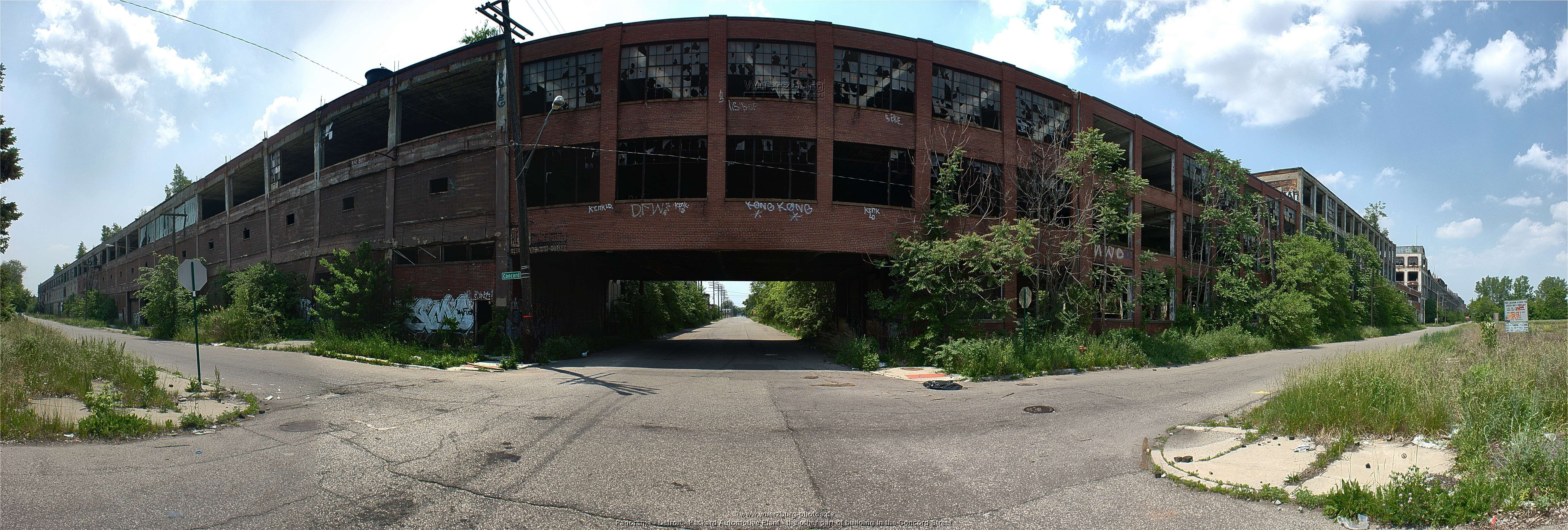 Packard Automotive Plant - Bridge over the East Palmer Avenue - Detroit ... Packard Automotive Plant - Bridge over the East Palmer Avenue - Detroit ...