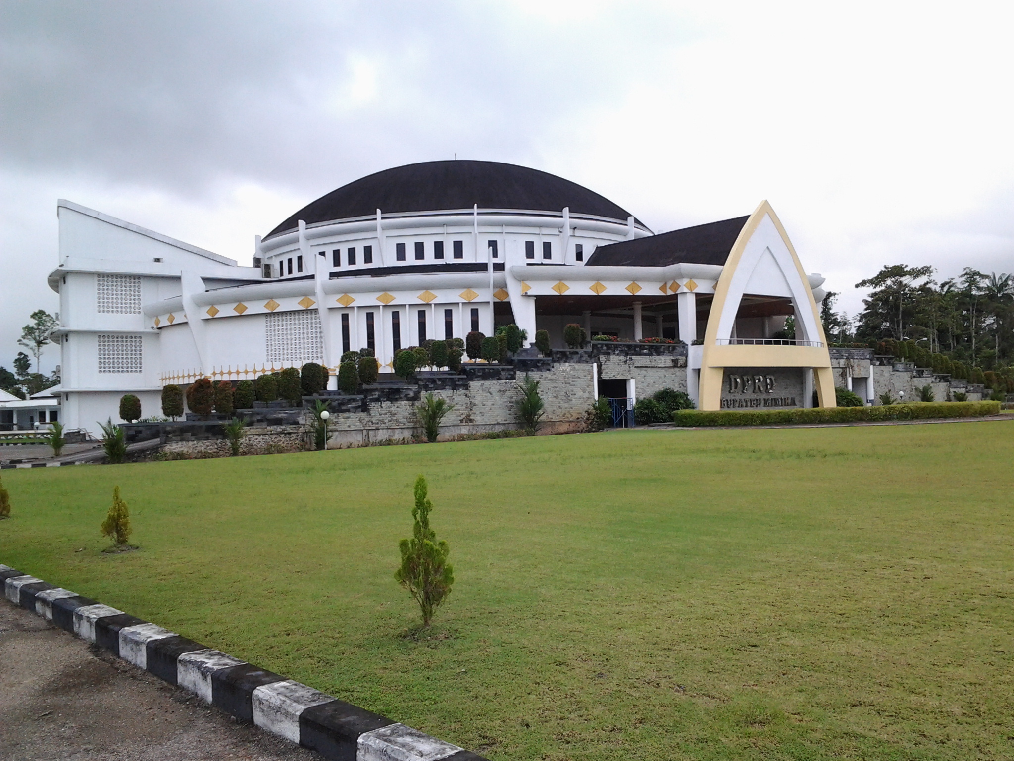 Gedung DPRD Timika yang baru - Timika City Gedung DPRD Timika yang baru - Timika City