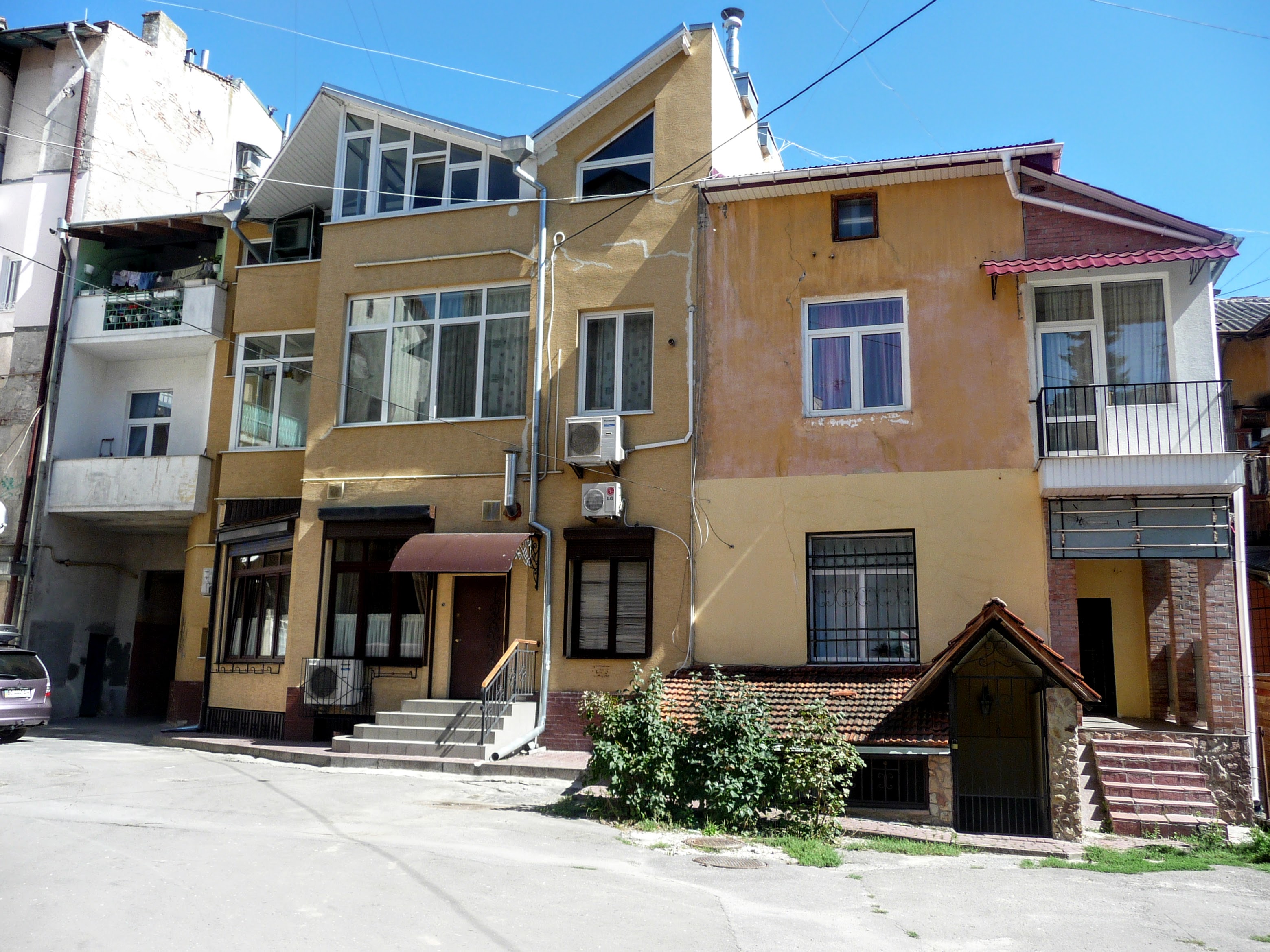 вул. Валова, 4 - Тернопіль
