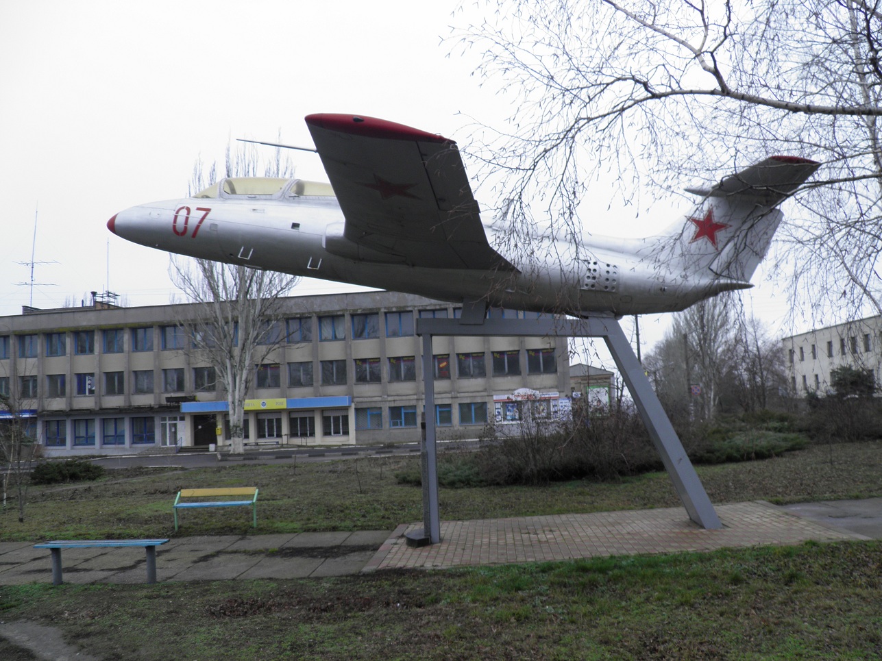 L-29 Delfín - Марганец