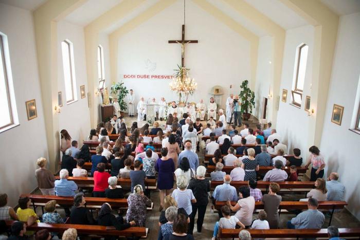 Župa crkva sv. Ante Padovanskog Župa crkva sv. Ante Padovanskog
