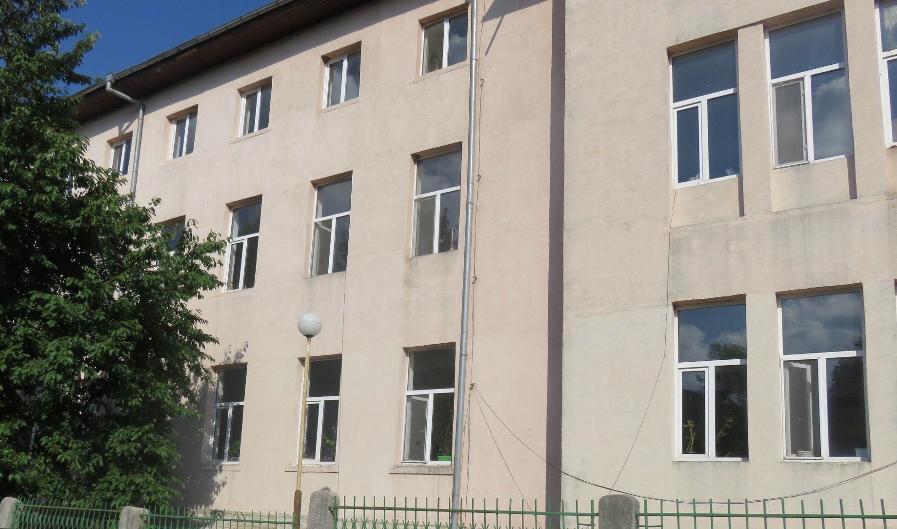 Дом за възрастни хора с деменция Салаш