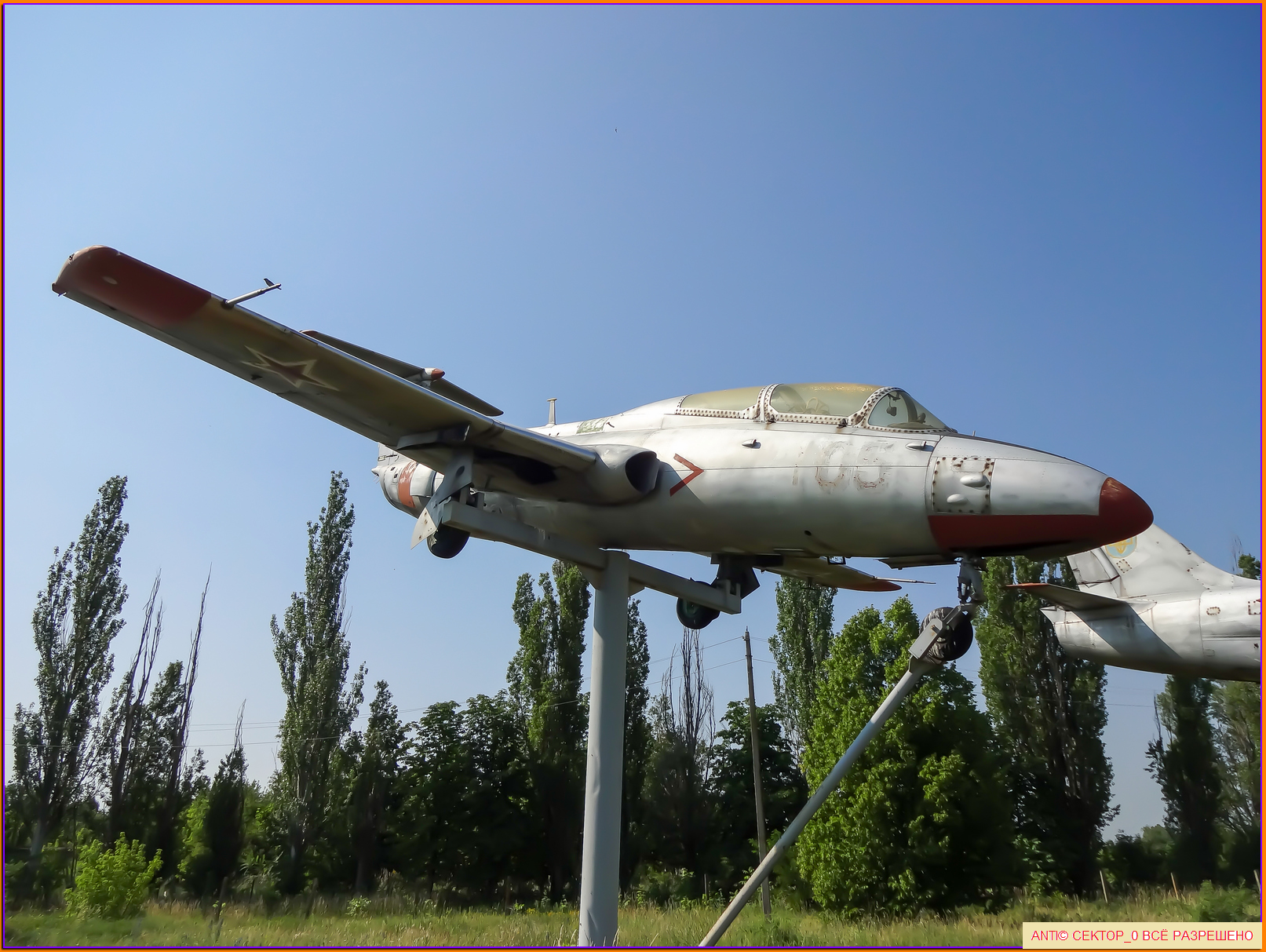 Aero L-29 Delfín - Luhansk Aero L-29 Delfín - Luhansk