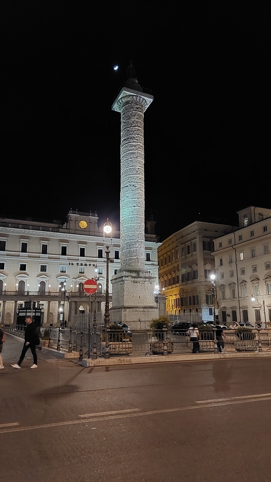 Piazza Colonna - Colonna Square - Rome
