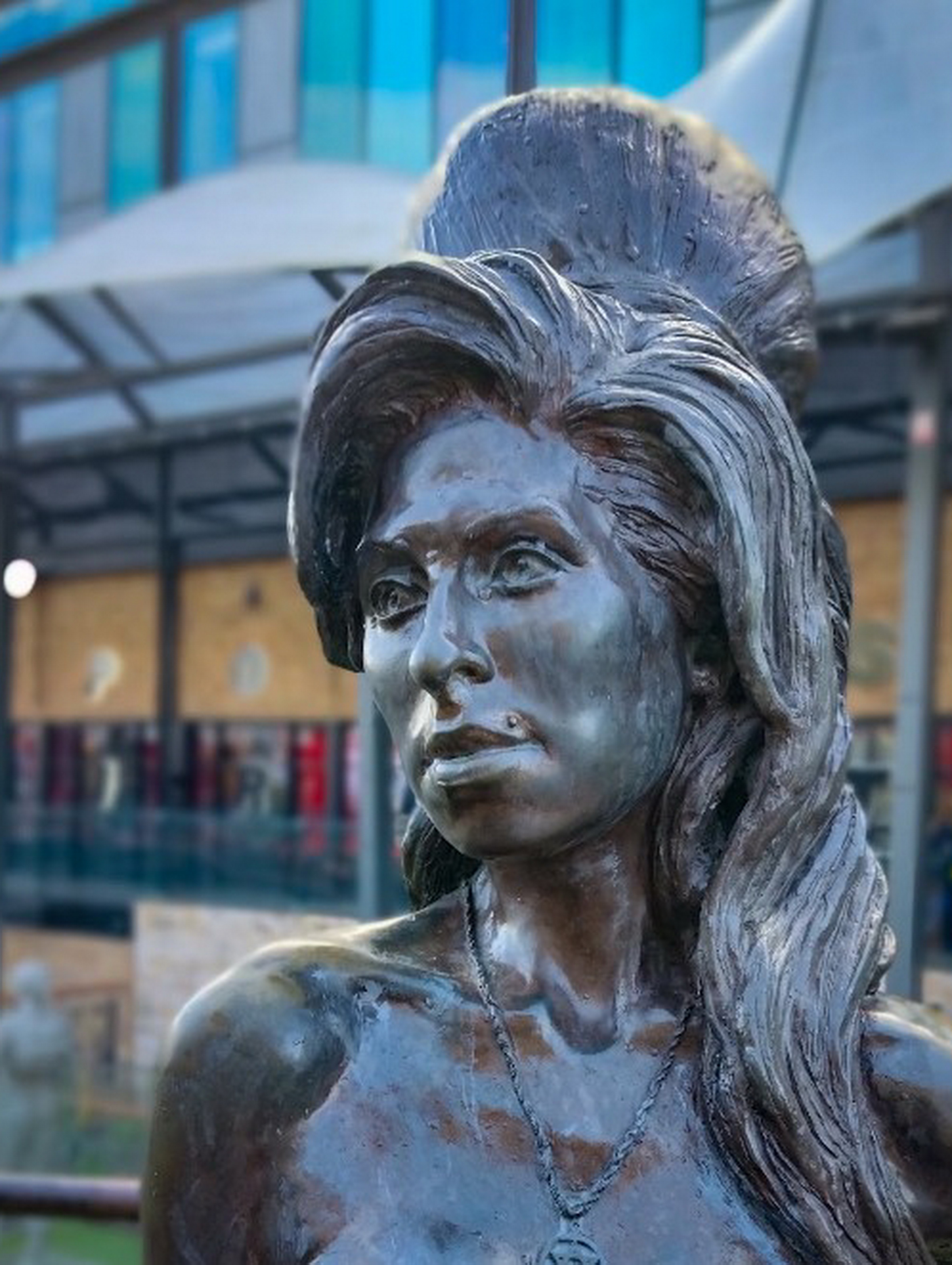 Amy Winehouse Statue - London Amy Winehouse Statue - London