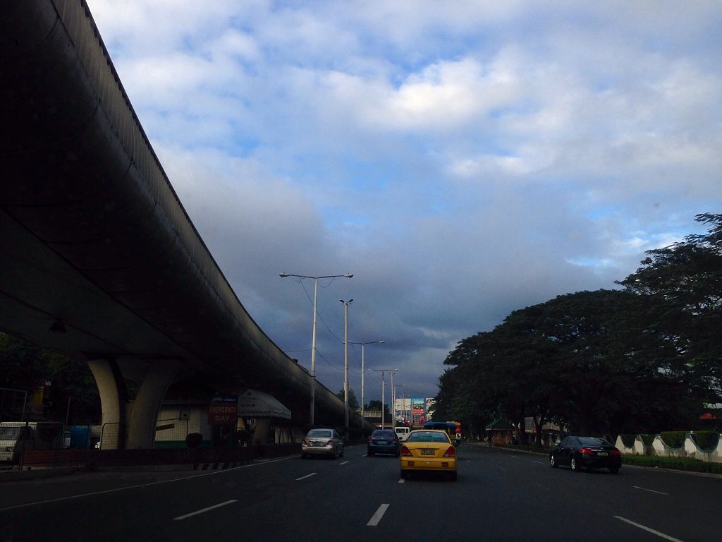 Ninoy Aquino Avenue (Imelda Avenue)(N195)