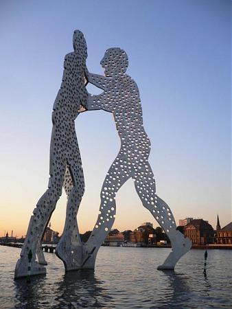 Molecule Man - Berlin