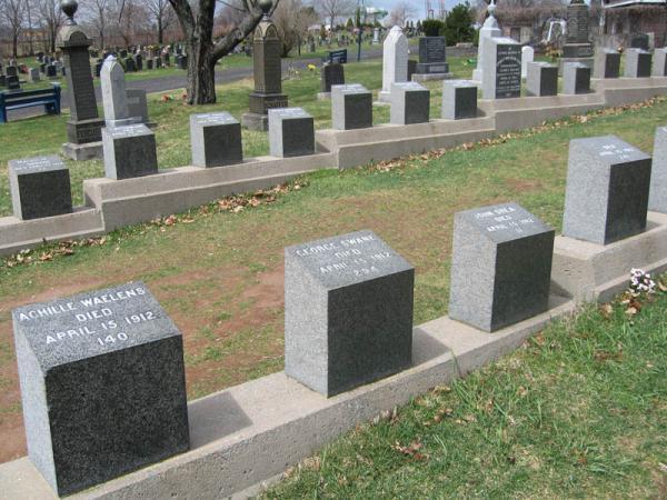 121 Titanic Victims - Halifax