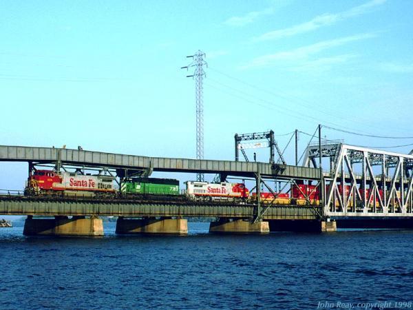 Fort Madison Toll Bridge | railway, interlocking, railway bridge, road ...