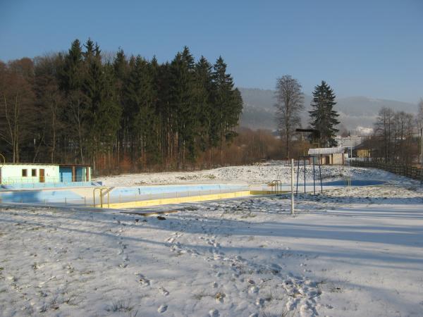 Basen kąpielowy w Jugowie. - Jugów