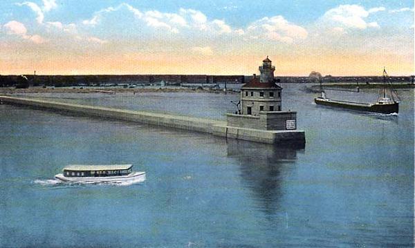 Superior Entry Lighthouse