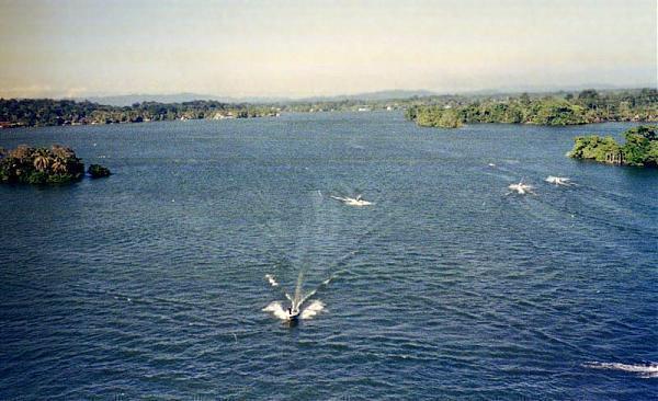 Bridge over Rio Dulce