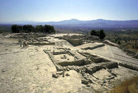 Phaistos Palace | archaeological site, open air museum, Minoan ...