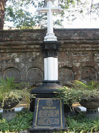GomBurZa Burial Site - Manila