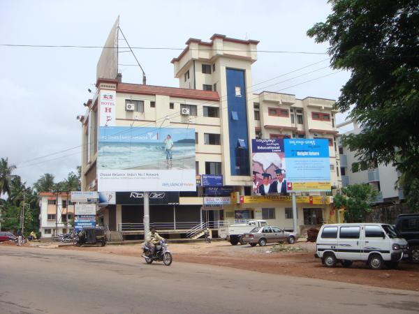 Syndicate Bank Circle,Manipal,Udupi-4 - Manipal