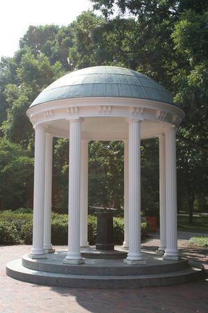 The Old Well - Chapel Hill, North Carolina | water, water well
