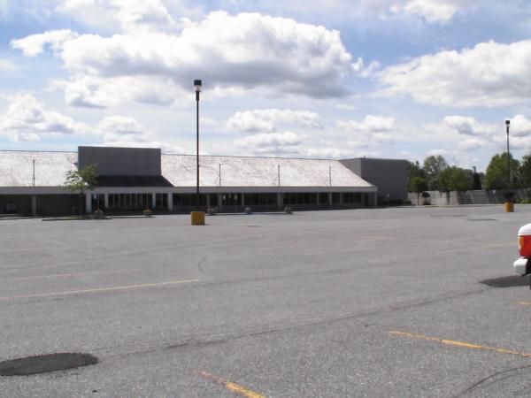 Barrhaven Crossing - Nepean