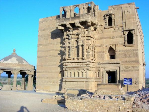 Makli Town and Makli Necropolises