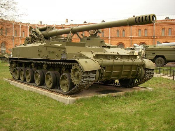2S5 Giatsint-S (NATO: M1981) Self-propelled Artillery - Saint Petersburg