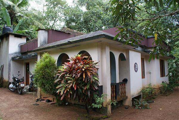 kunnel mani - Thrikodutham