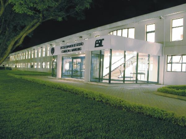 ESIC - Business & Marketing School - Curitiba (Português)