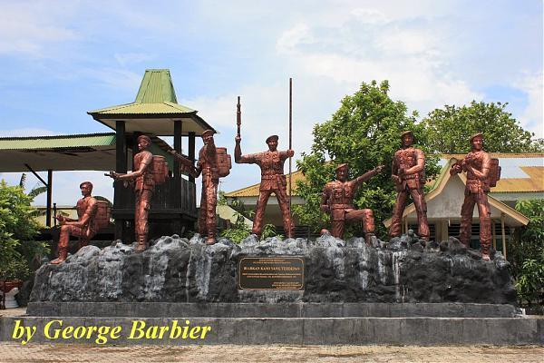 PATUNG PERJUANGAN MANUNGGAL FLOBAMORA - Kota Kupang
