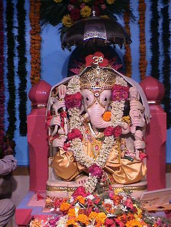 Shree DashaBhuj Laxmi Ganesh Temple Hedvi (Jagrut Devasthan )