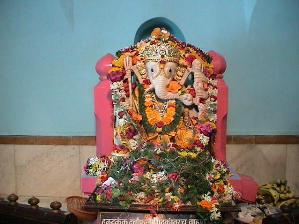Shree DashaBhuj Laxmi Ganesh Temple Hedvi (Jagrut Devasthan )