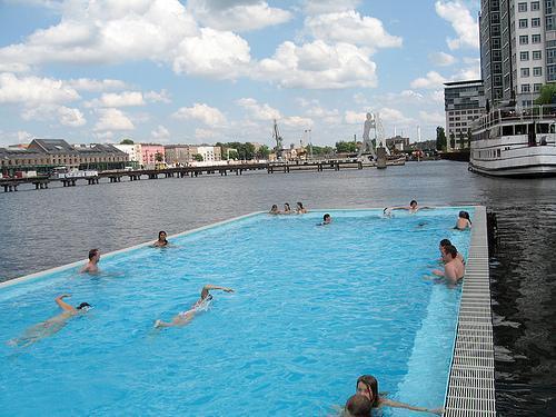 Badeschiff (Swimming Swimmingpool) - Berlin