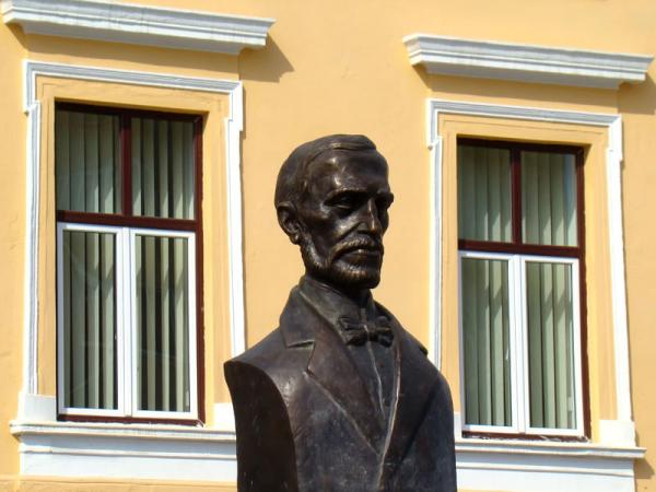 statuie Simion Barnutiu | statue, monument