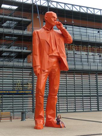 Orange Man statue - Lyon