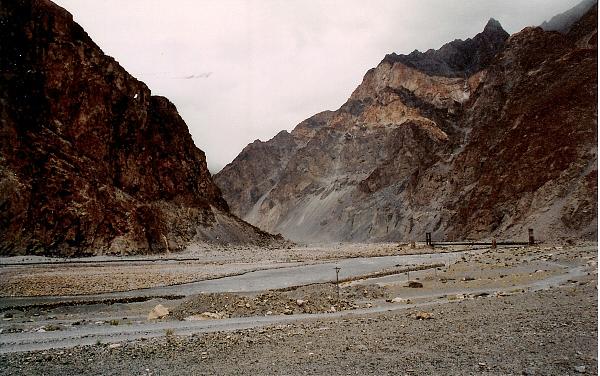 The bridge after Gunesthang and before Chalunka.
