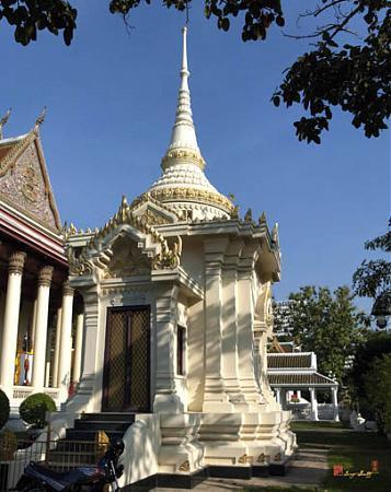 Wat Debsirindrawas Ratchaworawiharn (Wat Thepsirin)