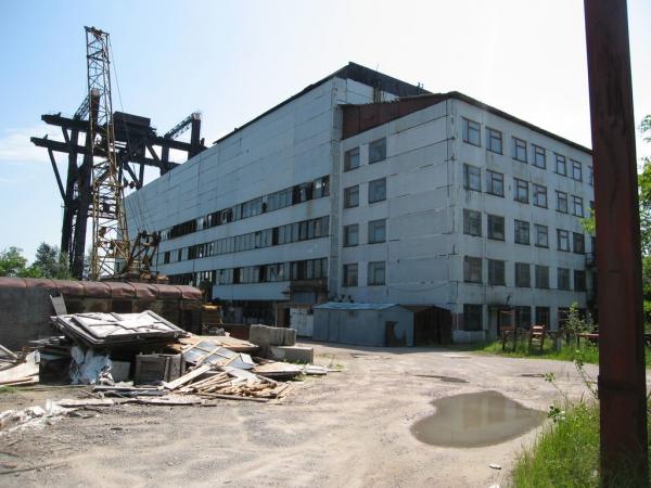 Reactor assembling building | abandoned / shut down