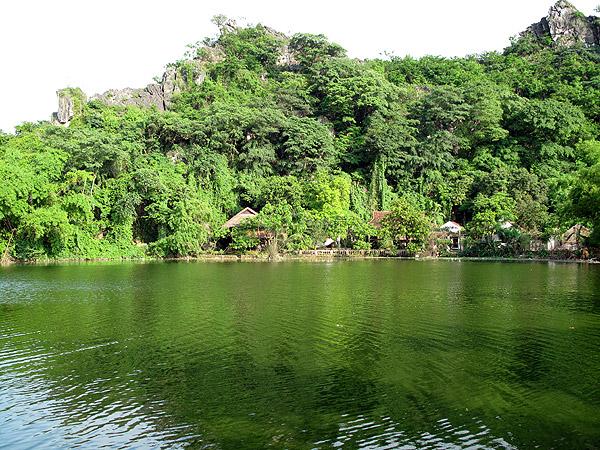 Hồ Long Chiểu (hồ Long Trì)