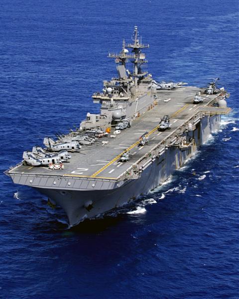 USS Essex (LHD-2) - Sasebo