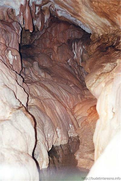 Mezmaiskaya Cave | cave / caves, archaeological site, paleontological ...
