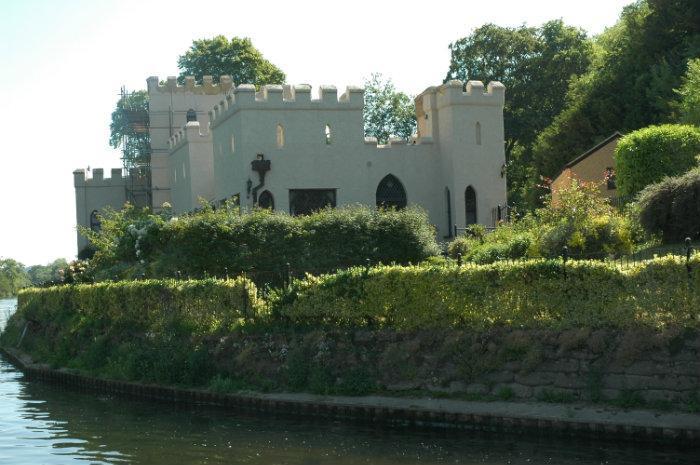 Quarry Wood Hall - Cookham Dean