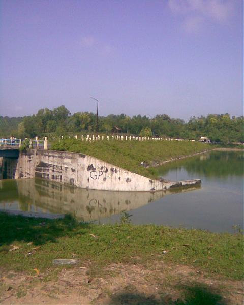 Jalan Tanggul Waduk Pondok - Gandong
