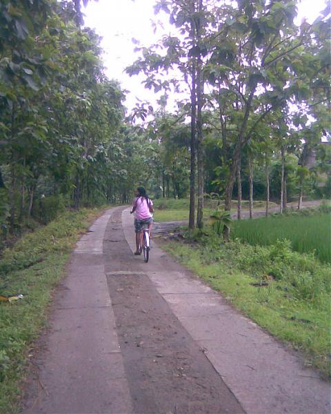 Pertigaan Makam Dero - Dero