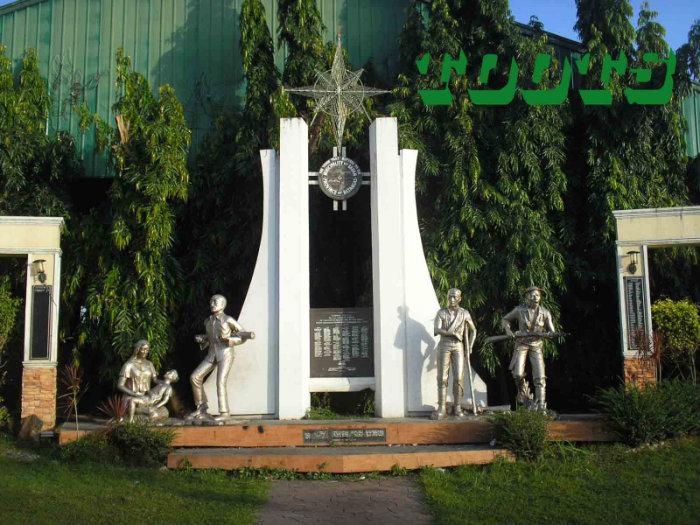 Dambana ng mga Bayani - Bauan